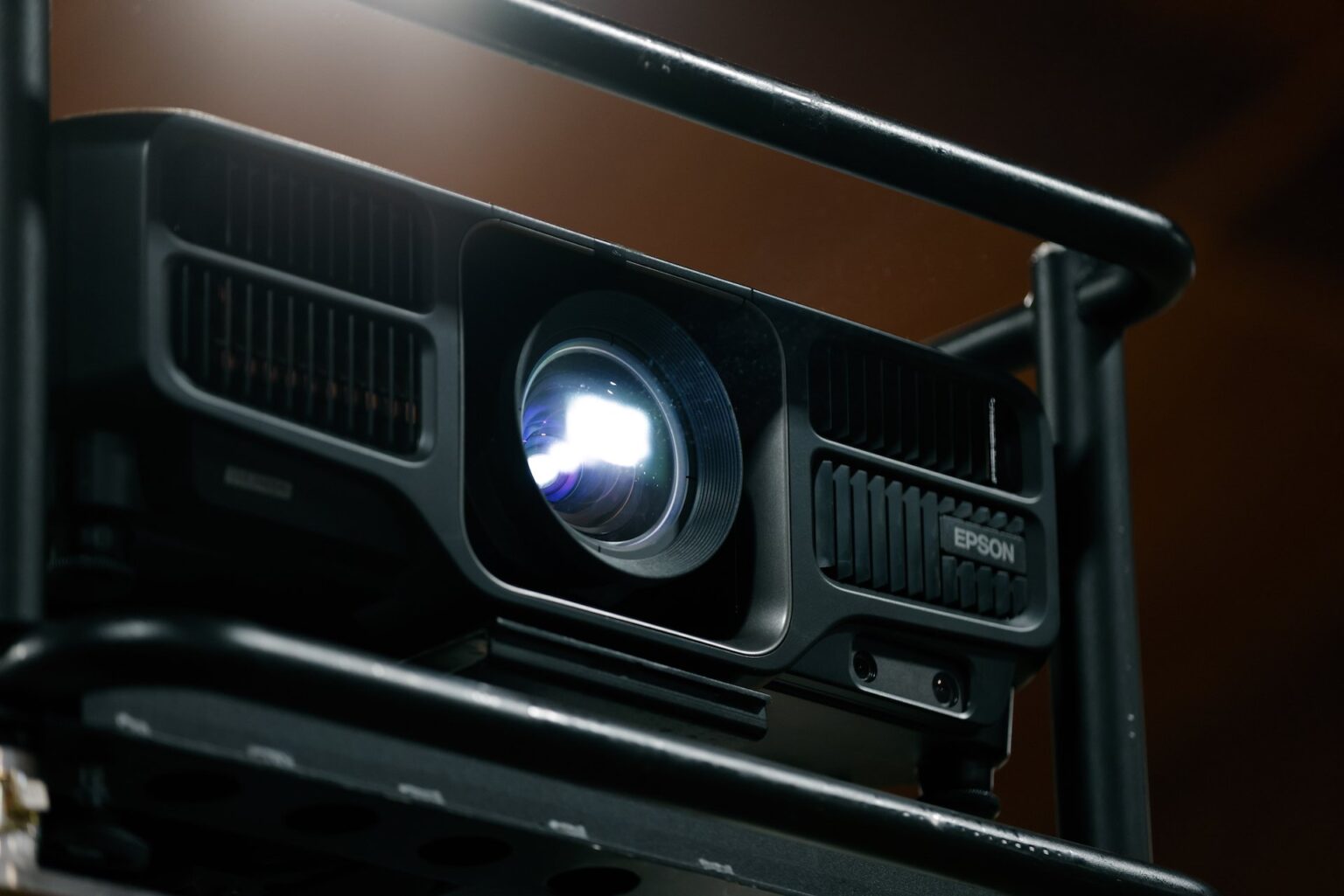 How to Choose the Right Projector Screen Size for Events